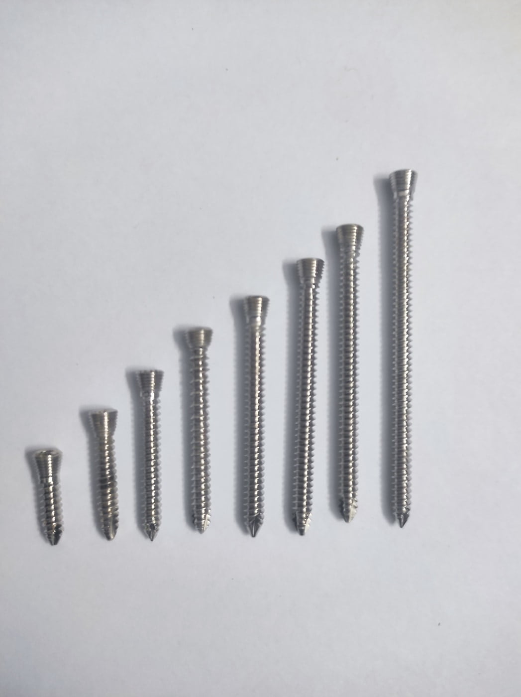 "3.5mm PRIMA LIFT Locking Screw – Self-Tapping Orthopedic Implant for ...